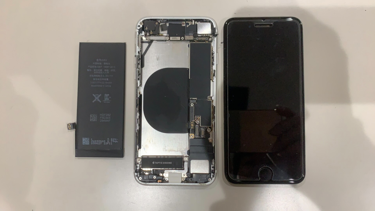 【実績紹介】iPhoneSE2のバッテリー交換修理